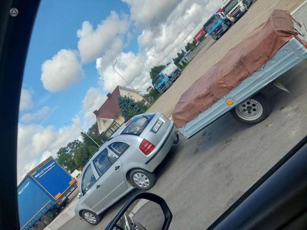 Серый Шкода Фабия 2003 в Клайпеда, объемом двигателя 1.90 л и пробегом 220 тыс. км за 900 €, фото 3 на AUTOMOTO.COM.LV