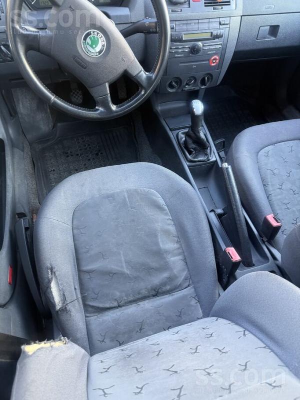 Grey Skoda Fabia 2004 in Cesis, with an engine capacity of 1.90 L and mileage of 455 thousand km for 1000 €, photo 4 on AUTOMOTO.COM.LV
