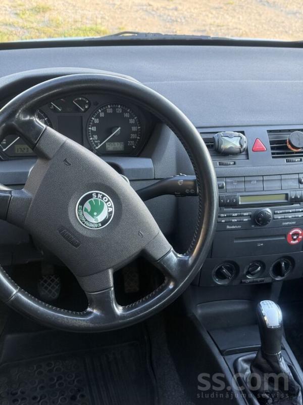 Grey Skoda Fabia 2004 in Cesis, with an engine capacity of 1.90 L and mileage of 455 thousand km for 1000 €, photo 5 on AUTOMOTO.COM.LV
