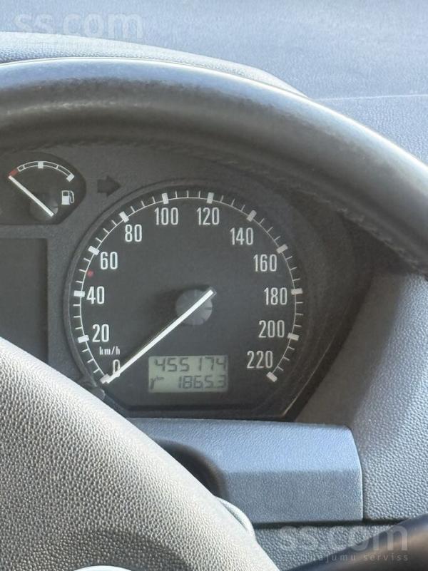 Grey Skoda Fabia 2004 in Cesis, with an engine capacity of 1.90 L and mileage of 455 thousand km for 1000 €, photo 6 on AUTOMOTO.COM.LV