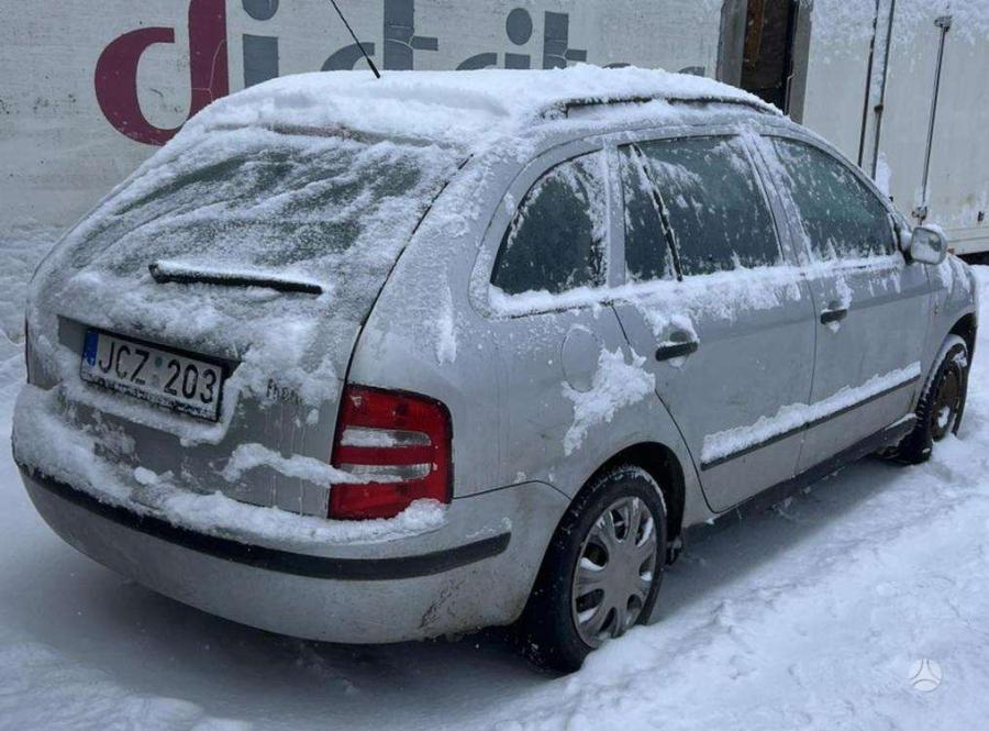 Grey Skoda Fabia 2004 in Vilnius, with an engine capacity of 1.40 L and mileage of 280 thousand km for 350 €, photo 2 on AUTOMOTO.COM.LV