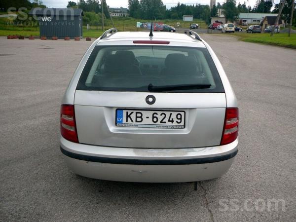Серый Шкода Фабия 2004 в Цесис, объемом двигателя 1.40 л и пробегом 425 тыс. км за 1180 €, фото 6 на AUTOMOTO.COM.LV
