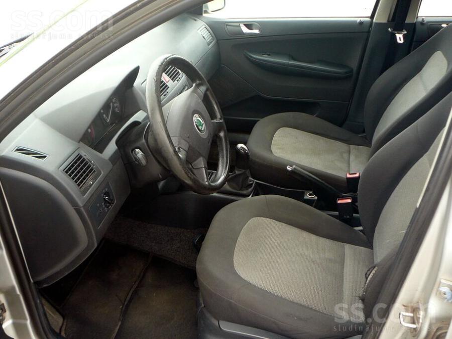 Серый Шкода Фабия 2004 в Цесис, объемом двигателя 1.40 л и пробегом 425 тыс. км за 1180 €, фото 12 на AUTOMOTO.COM.LV