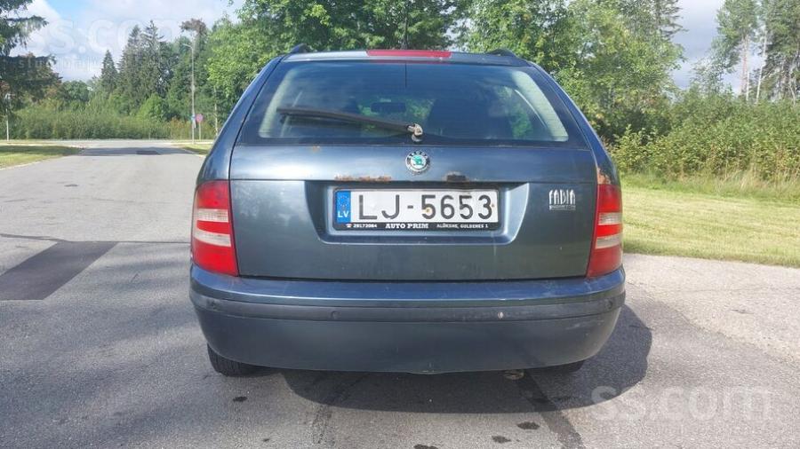 Grey Skoda Fabia 2004 in Aluksne, with an engine capacity of 1.40 L and mileage of 0 thousand km for 750 €, photo 8 on AUTOMOTO.COM.LV
