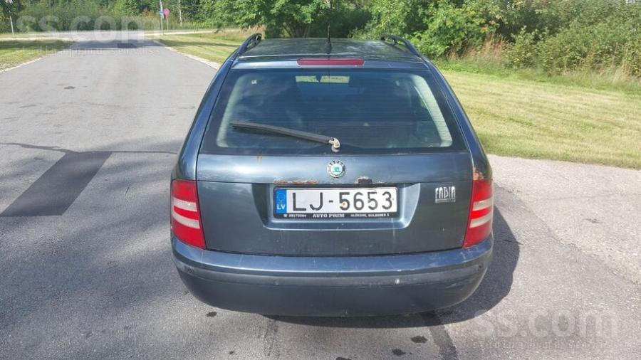 Grey Skoda Fabia 2004 in Aluksne, with an engine capacity of 1.40 L and mileage of 0 thousand km for 750 €, photo 9 on AUTOMOTO.COM.LV