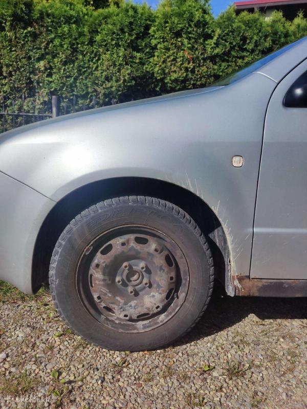 Pelēks Skoda Fabia 2004 Panevēža, ar dzinēja tilpumu 1.90 L un nobraukumu 315 tūkst. km par 370 €, foto 9 vietnē AUTOMOTO.COM.LV