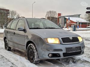 Grey Skoda Fabia 2005 in Vilnius, with an engine capacity of 1.40 L and mileage of 306 thousand km for 350 €, photo 2 on AUTOMOTO.COM.LV