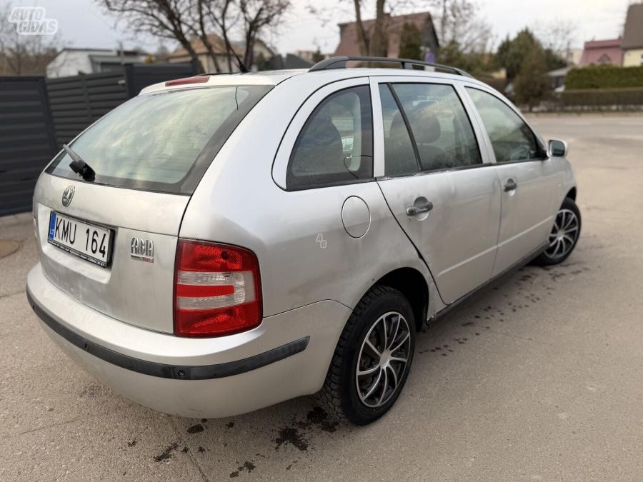 Pelēks Skoda Fabia 2005 Kauņa, ar dzinēja tilpumu 1.90 L un nobraukumu 350 tūkst. km par 850 €, foto 6 vietnē AUTOMOTO.COM.LV