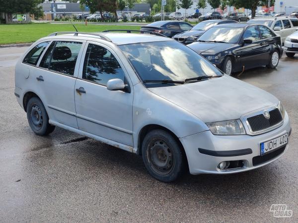 Pelēks Skoda Fabia 2006 Viļņa, ar dzinēja tilpumu 1.90 L un nobraukumu 404 tūkst. km par 340 €, foto 4 vietnē AUTOMOTO.COM.LV