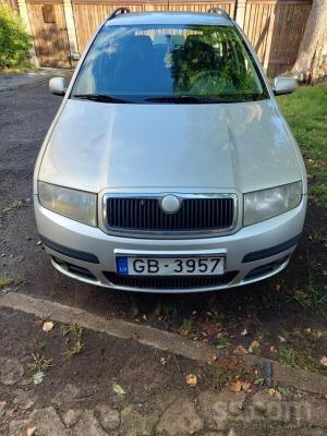 Pelēks Skoda Fabia 2006 Jūrmala, ar dzinēja tilpumu 1.20 L un nobraukumu 320 tūkst. km par 790 €, foto  vietnē AUTOMOTO.COM.LV