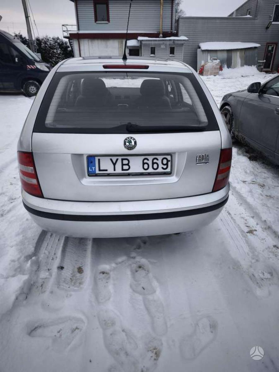 Pelēks Skoda Fabia 2007 Marijampole, ar dzinēja tilpumu 1.42 L un nobraukumu 302 tūkst. km par 950 €, foto 4 vietnē AUTOMOTO.COM.LV