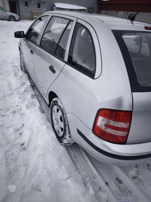 Grey Skoda Fabia 2007 in Marijampole, with an engine capacity of 1.42 L and mileage of 302 thousand km for 950 €, photo 5 on AUTOMOTO.COM.LV