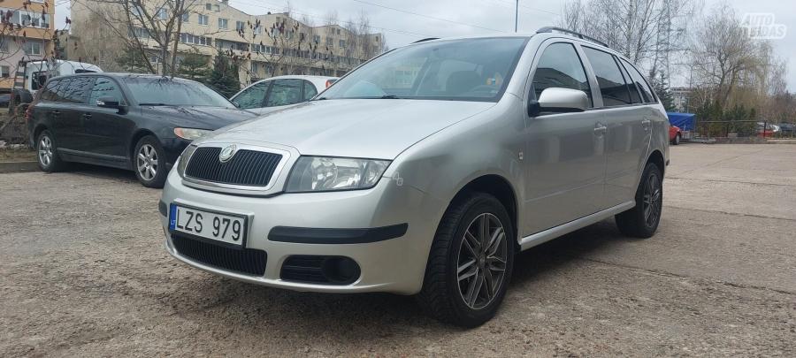 Grey Skoda Fabia 2007 in Vilnius, with an engine capacity of 1.40 L and mileage of 240 thousand km for 2000 €, photo 1 on AUTOMOTO.COM.LV