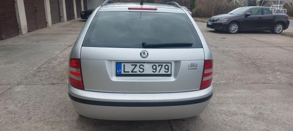 Pelēks Skoda Fabia 2007 Viļņa, ar dzinēja tilpumu 1.40 L un nobraukumu 240 tūkst. km par 1650 €, foto 5 vietnē AUTOMOTO.COM.LV