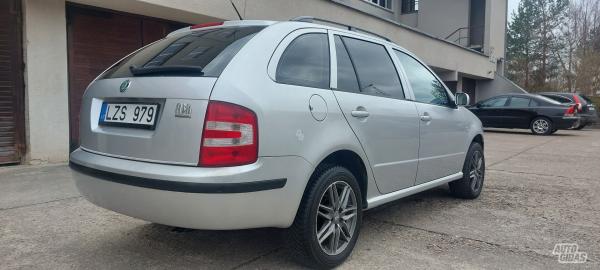 Pelēks Skoda Fabia 2007 Viļņa, ar dzinēja tilpumu 1.40 L un nobraukumu 240 tūkst. km par 1650 €, foto 6 vietnē AUTOMOTO.COM.LV