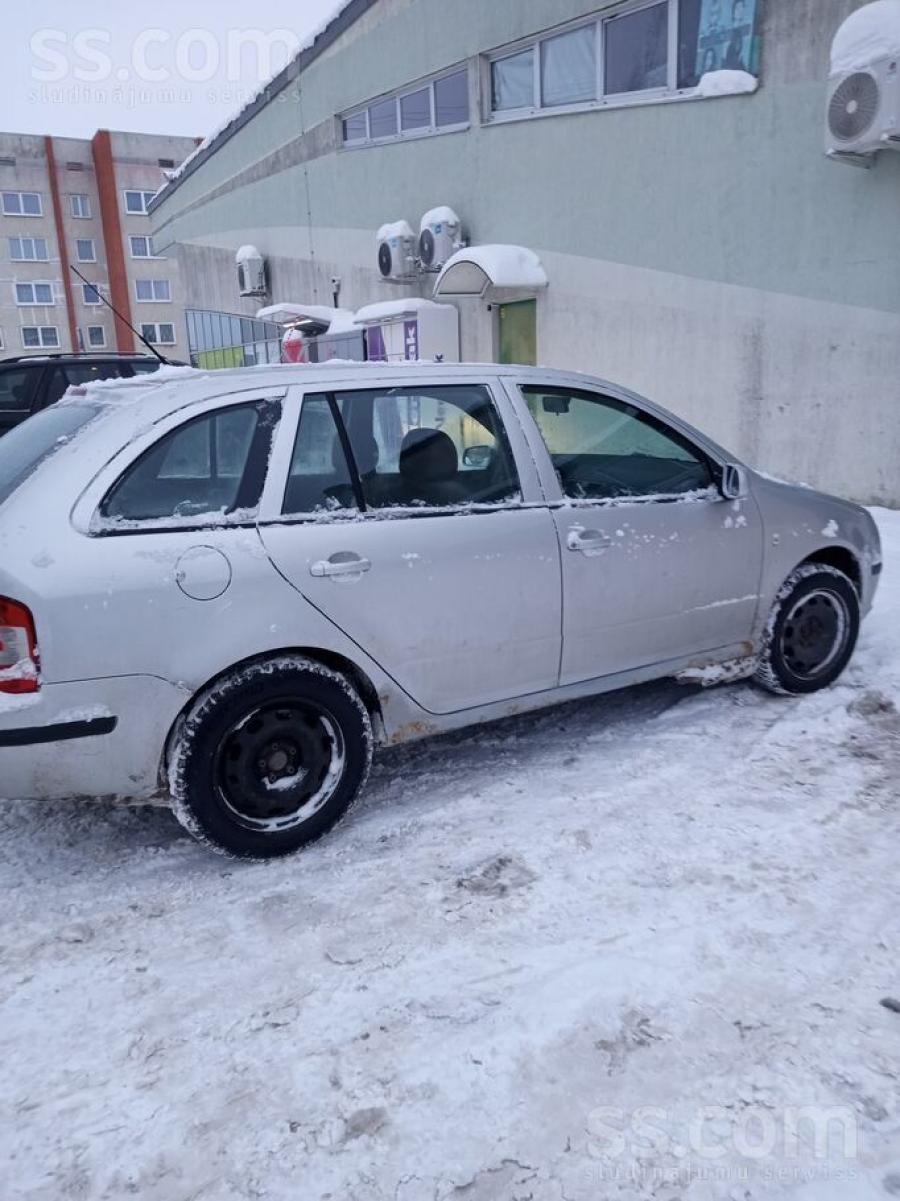 Pelēks Skoda Fabia 2007 Ludza, ar dzinēja tilpumu 1.40 L un nobraukumu 370 tūkst. km par 890 €, foto 7 vietnē AUTOMOTO.COM.LV
