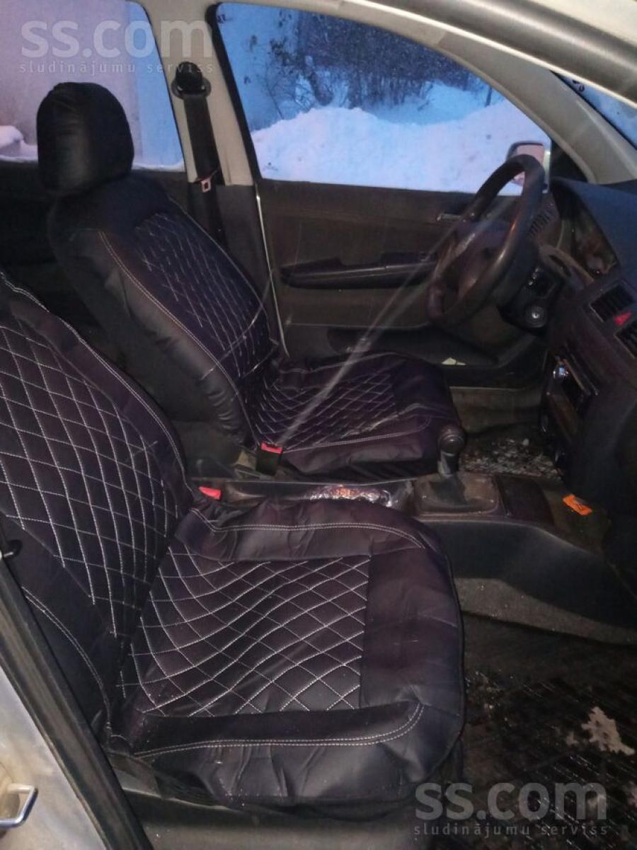 Pelēks Skoda Fabia 2007 Ludza, ar dzinēja tilpumu 1.40 L un nobraukumu 370 tūkst. km par 890 €, foto 18 vietnē AUTOMOTO.COM.LV