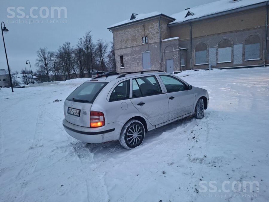 Серый Шкода Фабия 2007 в Салдус, объемом двигателя 1.20 л и пробегом 400 тыс. км за 990 €, фото 6 на AUTOMOTO.COM.LV
