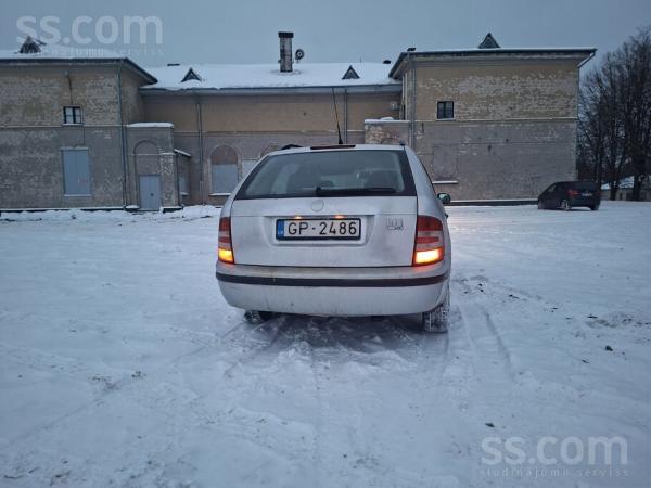 Grey Skoda Fabia 2007 in Saldus, with an engine capacity of 1.20 L and mileage of 400 thousand km for 990 €, photo 6 on AUTOMOTO.COM.LV