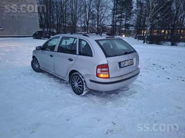 Grey Skoda Fabia 2007 in Saldus, with an engine capacity of 1.20 L and mileage of 400 thousand km for 990 €, photo 7 on AUTOMOTO.COM.LV