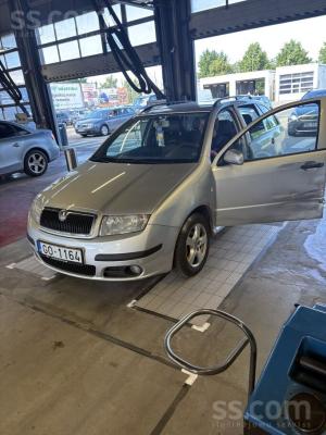Pelēks Skoda Fabia 2007 Rīga, ar dzinēja tilpumu 1.40 L un nobraukumu 276 tūkst. km par 547 €, foto 5 vietnē AUTOMOTO.COM.LV