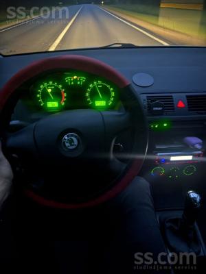 Pelēks Skoda Fabia 2007 Rīga, ar dzinēja tilpumu 1.40 L un nobraukumu 276 tūkst. km par 547 €, foto 12 vietnē AUTOMOTO.COM.LV
