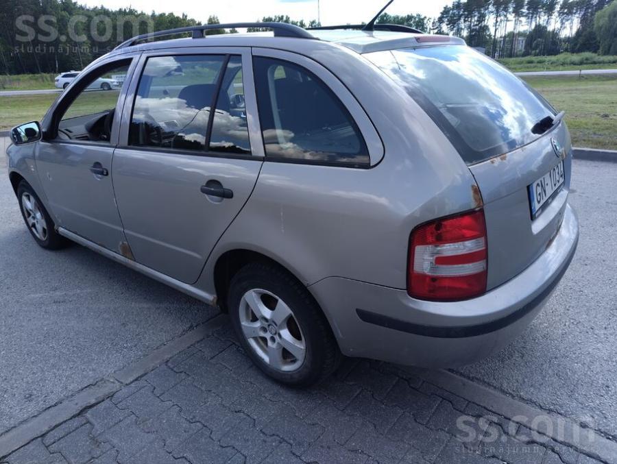 Pelēks Skoda Fabia 2007 Rīga, ar dzinēja tilpumu 1.40 L un nobraukumu 190 tūkst. km par 900 €, foto 5 vietnē AUTOMOTO.COM.LV