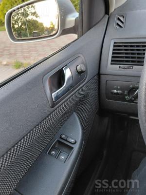 Pelēks Skoda Fabia 2007 Rīga, ar dzinēja tilpumu 1.20 L un nobraukumu 187 tūkst. km par 1300 €, foto 8 vietnē AUTOMOTO.COM.LV