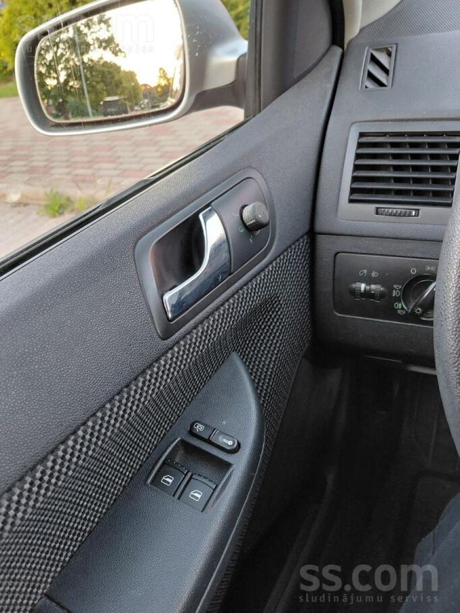 Pelēks Skoda Fabia 2007 Rīga, ar dzinēja tilpumu 1.20 L un nobraukumu 187 tūkst. km par 1300 €, foto 8 vietnē AUTOMOTO.COM.LV