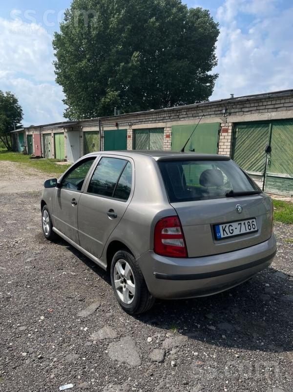 Grey Skoda Fabia 2007 in Riga, with an engine capacity of 1.20 L and mileage of 211 thousand km for 1050 €, photo 4 on AUTOMOTO.COM.LV