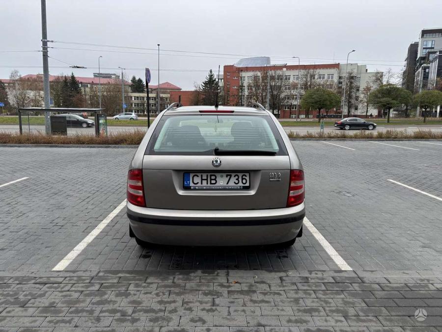 Pelēks Skoda Fabia 2007 Viļņa, ar dzinēja tilpumu 1.39 L un nobraukumu 109 tūkst. km par 1990 €, foto 5 vietnē AUTOMOTO.COM.LV