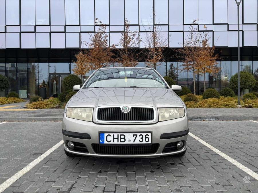 Pelēks Skoda Fabia 2007 Viļņa, ar dzinēja tilpumu 1.39 L un nobraukumu 109 tūkst. km par 1990 €, foto 9 vietnē AUTOMOTO.COM.LV