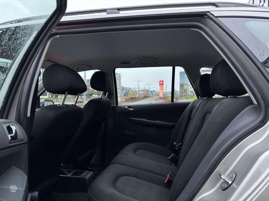 Pelēks Skoda Fabia 2007 Viļņa, ar dzinēja tilpumu 1.39 L un nobraukumu 109 tūkst. km par 1990 €, foto 13 vietnē AUTOMOTO.COM.LV