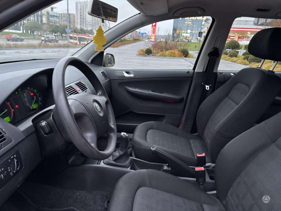 Pelēks Skoda Fabia 2007 Viļņa, ar dzinēja tilpumu 1.39 L un nobraukumu 109 tūkst. km par 1990 €, foto 15 vietnē AUTOMOTO.COM.LV