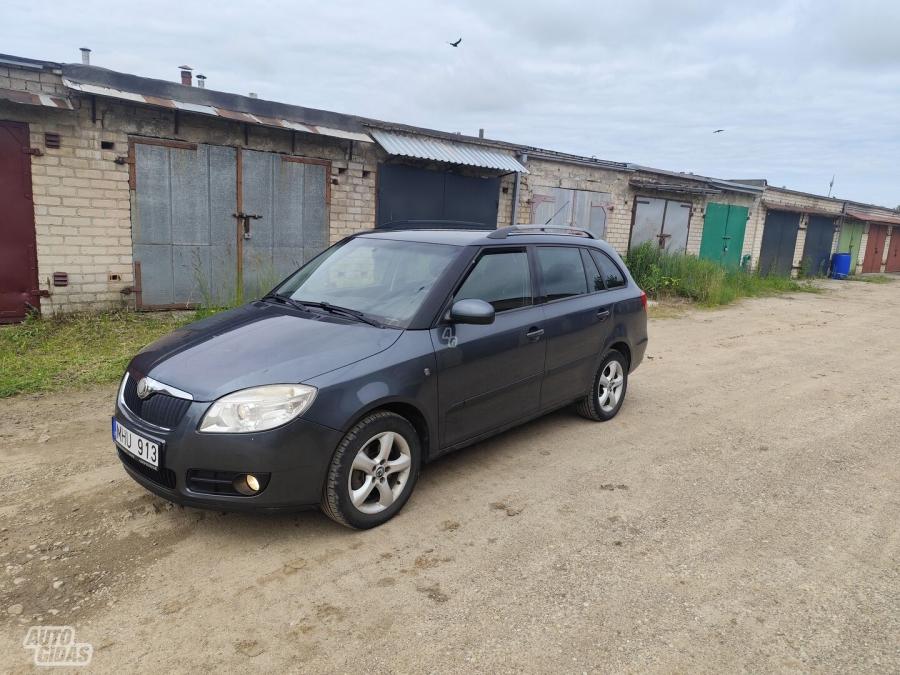 Pelēks Skoda Fabia 2008 Ukmergė, ar dzinēja tilpumu 1.90 L un nobraukumu 378 tūkst. km par 1750 €, foto 3 vietnē AUTOMOTO.COM.LV