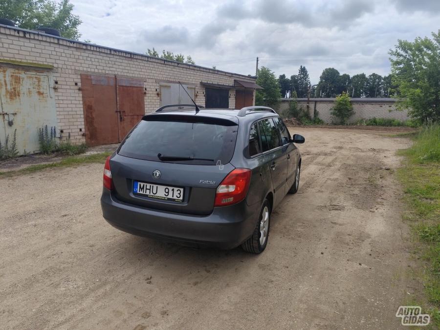 Pelēks Skoda Fabia 2008 Ukmergė, ar dzinēja tilpumu 1.90 L un nobraukumu 378 tūkst. km par 1750 €, foto 5 vietnē AUTOMOTO.COM.LV