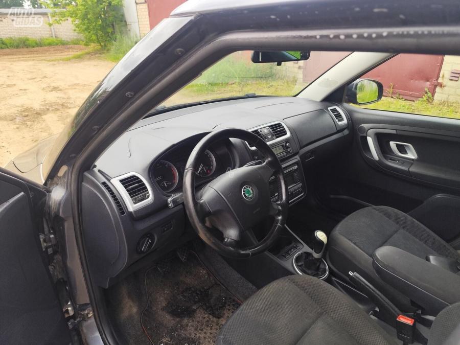 Pelēks Skoda Fabia 2008 Ukmergė, ar dzinēja tilpumu 1.90 L un nobraukumu 378 tūkst. km par 1750 €, foto 7 vietnē AUTOMOTO.COM.LV