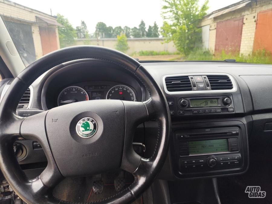 Pelēks Skoda Fabia 2008 Ukmergė, ar dzinēja tilpumu 1.90 L un nobraukumu 378 tūkst. km par 1750 €, foto 8 vietnē AUTOMOTO.COM.LV