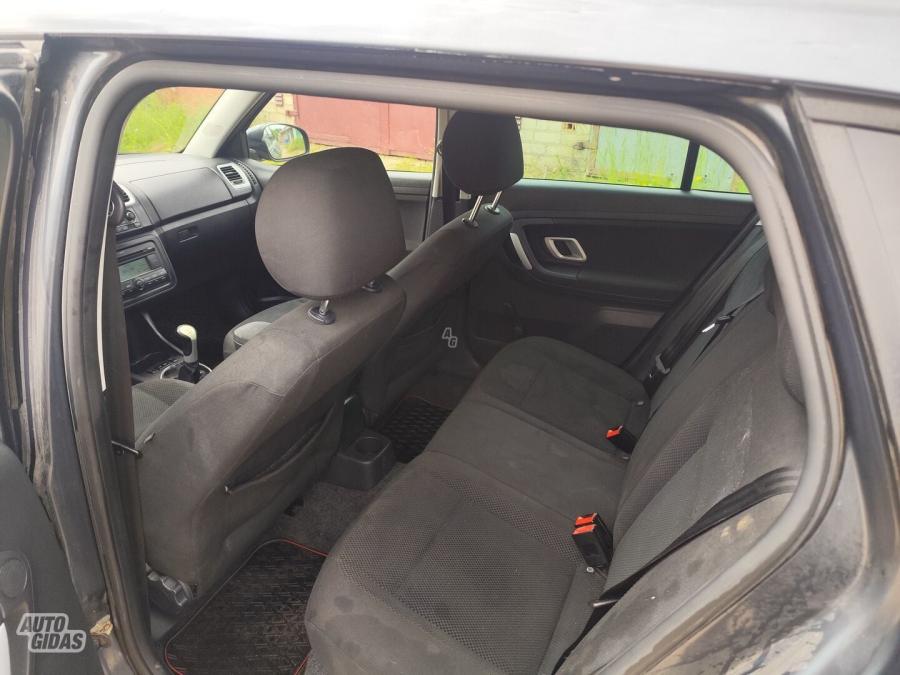 Pelēks Skoda Fabia 2008 Ukmergė, ar dzinēja tilpumu 1.90 L un nobraukumu 378 tūkst. km par 1750 €, foto 10 vietnē AUTOMOTO.COM.LV