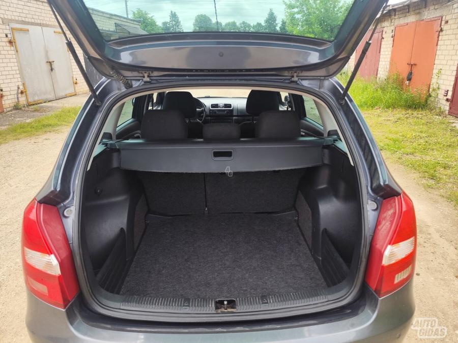 Pelēks Skoda Fabia 2008 Ukmergė, ar dzinēja tilpumu 1.90 L un nobraukumu 378 tūkst. km par 1750 €, foto 11 vietnē AUTOMOTO.COM.LV
