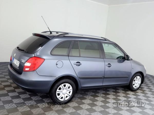 Pelēks Skoda Fabia 2008 Tallina, ar dzinēja tilpumu 1.20 L un nobraukumu 269 tūkst. km par 1399 €, foto 3 vietnē AUTOMOTO.COM.LV