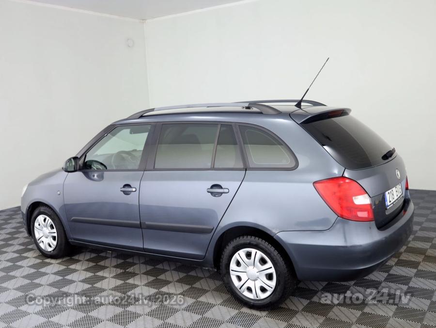 Pelēks Skoda Fabia 2008 Tallina, ar dzinēja tilpumu 1.20 L un nobraukumu 269 tūkst. km par 1399 €, foto 5 vietnē AUTOMOTO.COM.LV