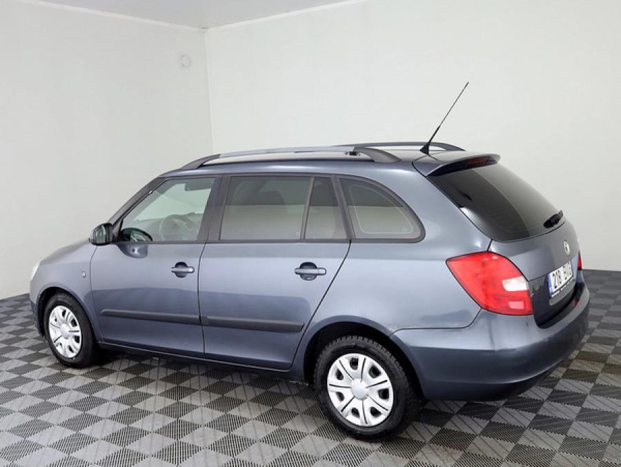 Pelēks Skoda Fabia 2008 Tallina, ar dzinēja tilpumu 1.20 L un nobraukumu 269 tūkst. km par 1399 €, foto 5 vietnē AUTOMOTO.COM.LV