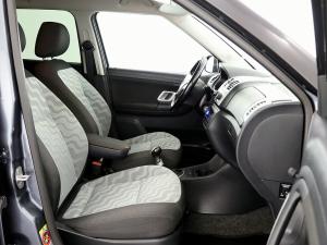 Pelēks Skoda Fabia 2008 Tallina, ar dzinēja tilpumu 1.20 L un nobraukumu 269 tūkst. km par 1399 €, foto 14 vietnē AUTOMOTO.COM.LV