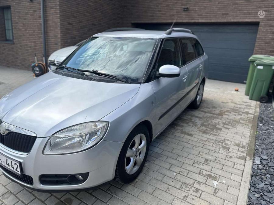 Pelēks Skoda Fabia 2008 Viļņa, ar dzinēja tilpumu 1.90 L un nobraukumu 335 tūkst. km par 1499 €, foto 6 vietnē AUTOMOTO.COM.LV