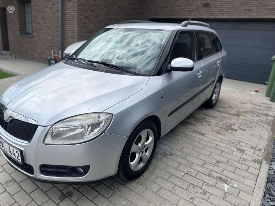 Pelēks Skoda Fabia 2008 Viļņa, ar dzinēja tilpumu 1.90 L un nobraukumu 335 tūkst. km par 1499 €, foto 14 vietnē AUTOMOTO.COM.LV