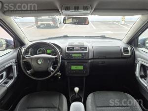 Grey Skoda Fabia 2008 in Riga, with an engine capacity of 1.40 L and mileage of 320 thousand km for 1500 €, photo 6 on AUTOMOTO.COM.LV