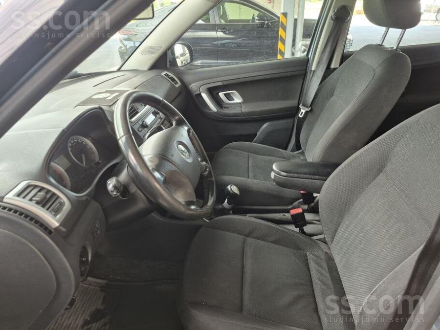 Grey Skoda Fabia 2008 in Riga, with an engine capacity of 1.40 L and mileage of 320 thousand km for 1500 €, photo 8 on AUTOMOTO.COM.LV