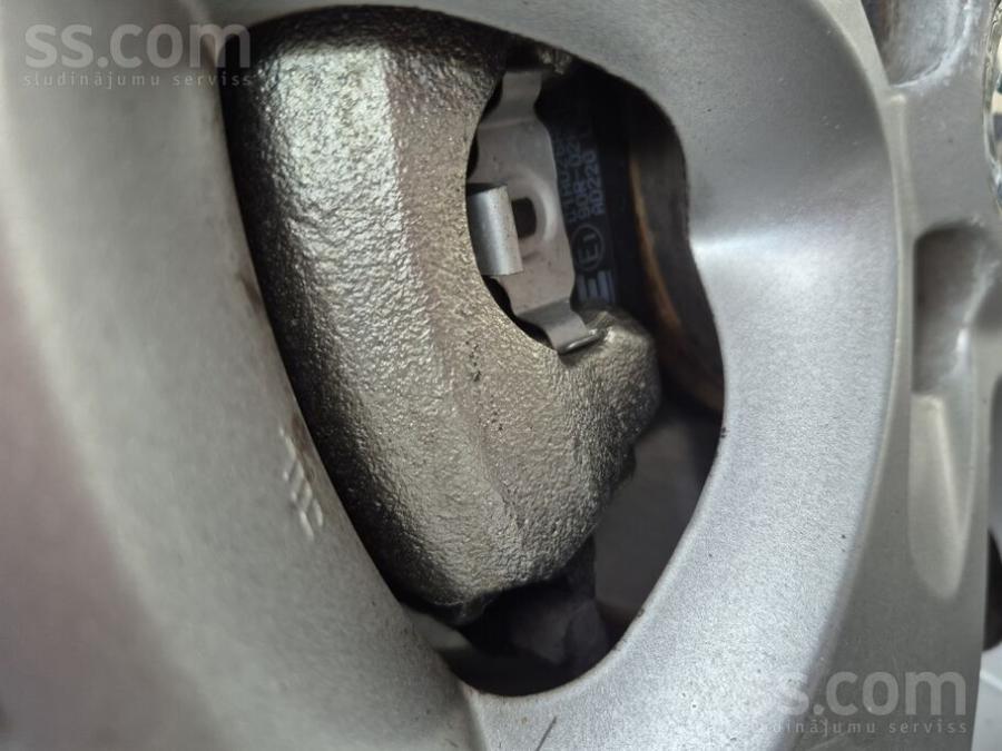 Grey Skoda Fabia 2008 in Riga, with an engine capacity of 1.40 L and mileage of 320 thousand km for 1500 €, photo 12 on AUTOMOTO.COM.LV