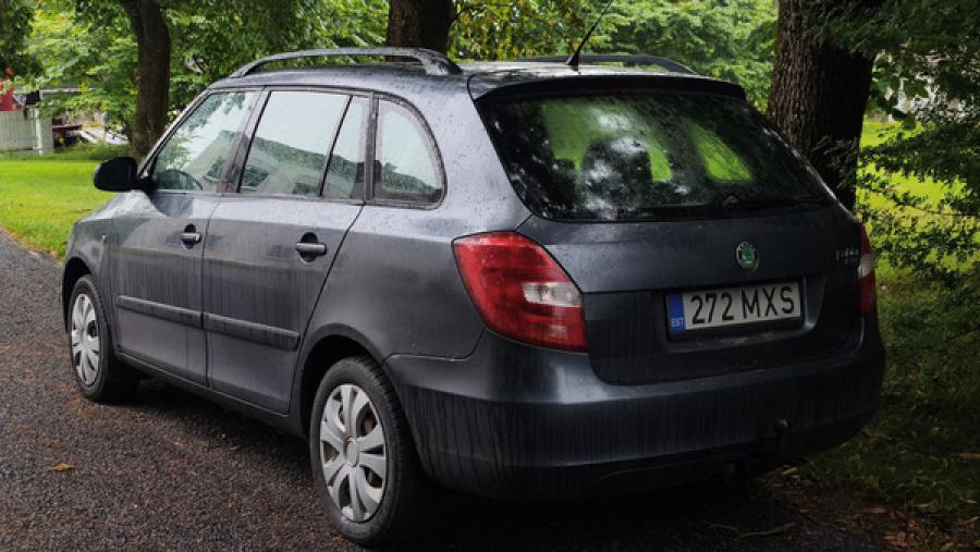 Pelēks Skoda Fabia 2008 Jehvi, ar dzinēja tilpumu 1.90 L un nobraukumu 398 tūkst. km par 900 €, foto 4 vietnē AUTOMOTO.COM.LV